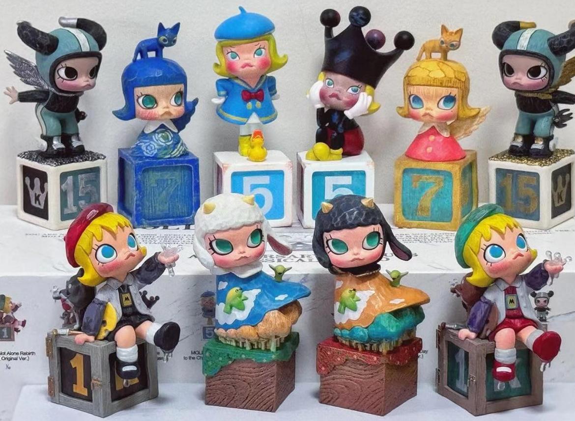 MOLLY Anniversary Statues Classical Retro 2 Series – TOYSEZ