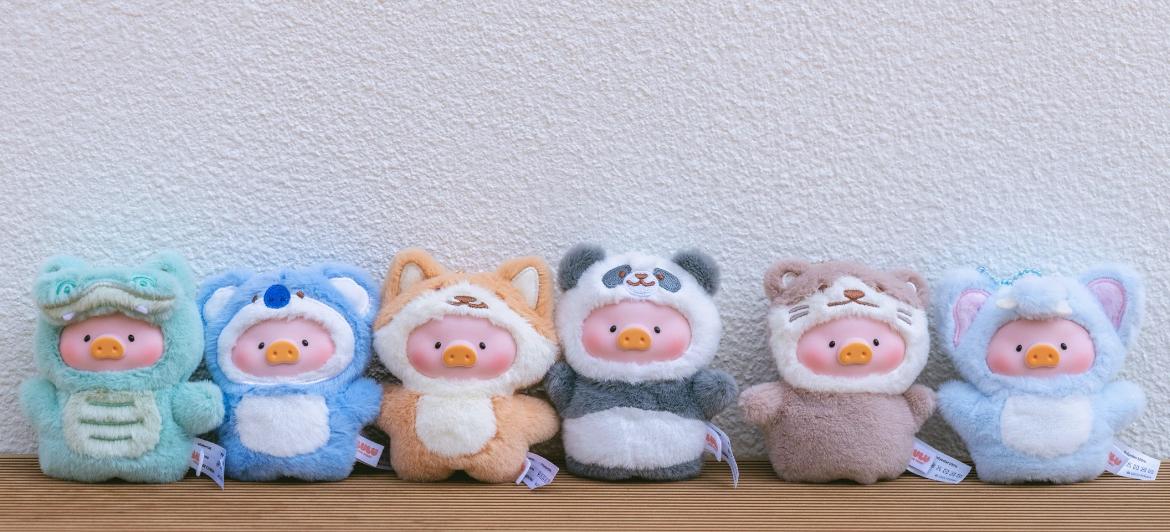 LuLu the Piggy Animal Party Puppet Show PVC Face Plush Keychain – TOYSEZ